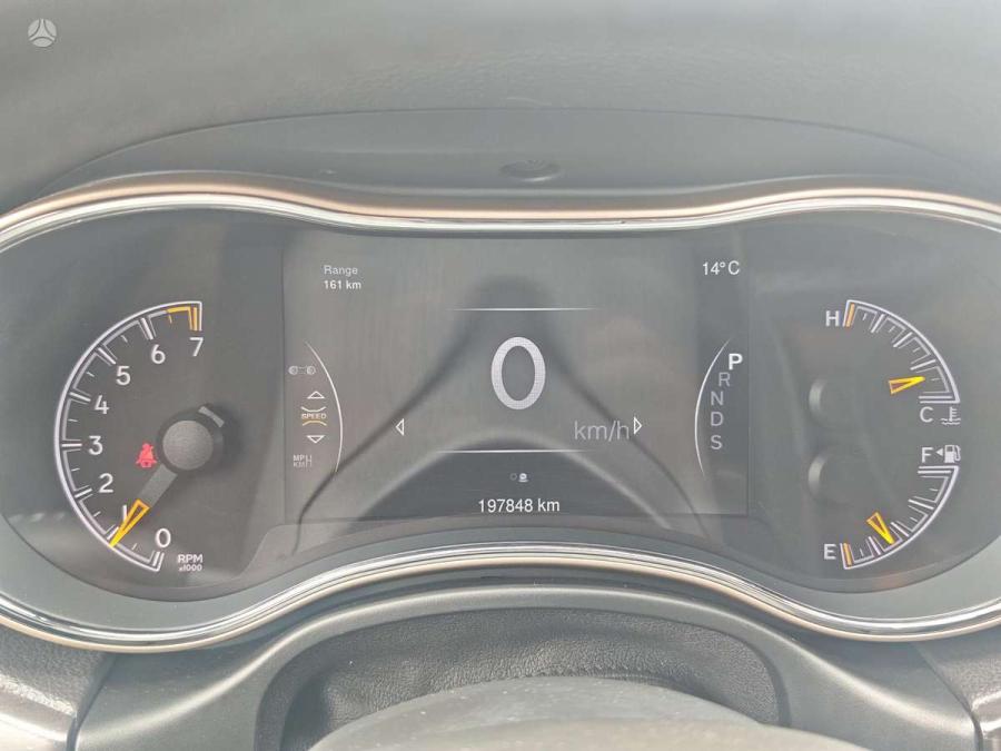 Pelēks Jeep Grand Cherokee 2014 Kauņa, ar dzinēja tilpumu 3.60 L un nobraukumu 198 tūkst. km par 12500 €, foto 25 vietnē AUTOMOTO.COM.LV