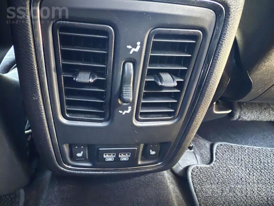 Pelēks Jeep Grand Cherokee 2014 Rīga, ar dzinēja tilpumu 3.00 L un nobraukumu 212 tūkst. km par 14200 €, foto 15 vietnē AUTOMOTO.COM.LV