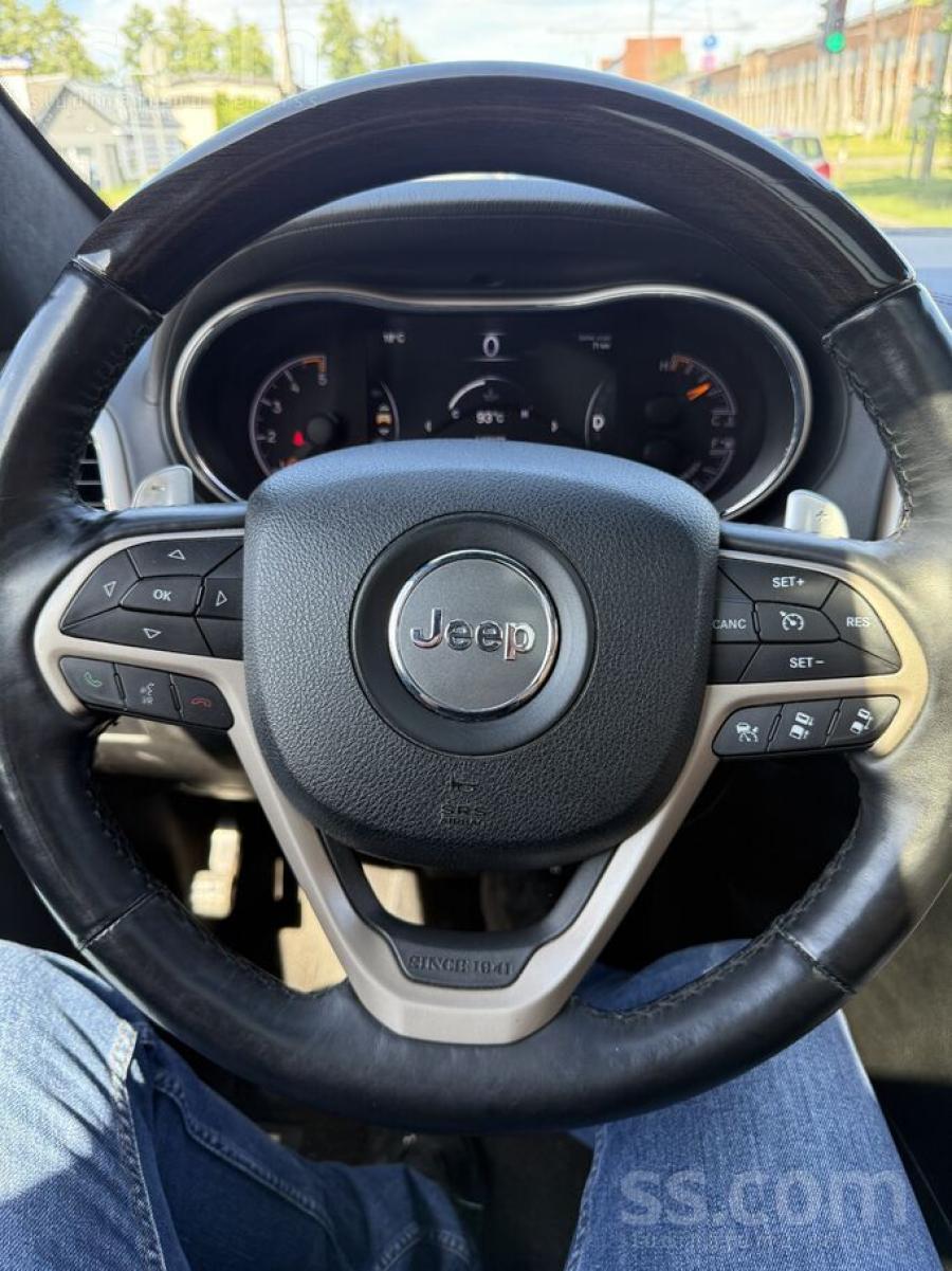 Pelēks Jeep Grand Cherokee 2014 Rīga, ar dzinēja tilpumu 3.00 L un nobraukumu 212 tūkst. km par 14200 €, foto 21 vietnē AUTOMOTO.COM.LV