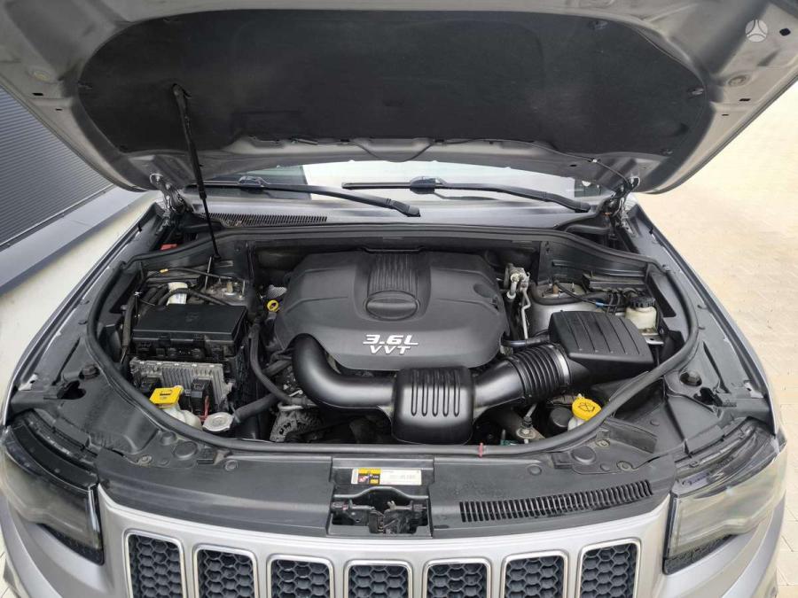 Pelēks Jeep Grand Cherokee 2014 Šauļi, ar dzinēja tilpumu 3.60 L un nobraukumu 264 tūkst. km par 7900 €, foto 9 vietnē AUTOMOTO.COM.LV