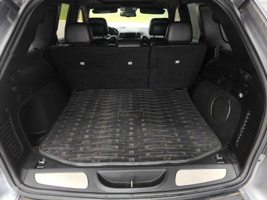 Pelēks Jeep Grand Cherokee 2014 Šauļi, ar dzinēja tilpumu 3.60 L un nobraukumu 264 tūkst. km par 7900 €, foto 19 vietnē AUTOMOTO.COM.LV