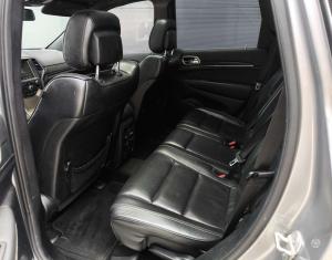 Pelēks Jeep Grand Cherokee 2014 Šauļi, ar dzinēja tilpumu 3.60 L un nobraukumu 264 tūkst. km par 7900 €, foto 25 vietnē AUTOMOTO.COM.LV