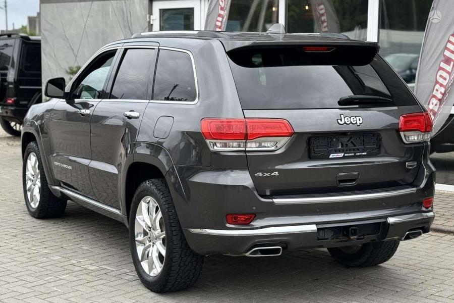 Grey Jeep Grand Cherokee 2014 in Radviliskis, with an engine capacity of 3.60 L and mileage of 215 thousand km for 14850 €, photo 15 on AUTOMOTO.COM.LV