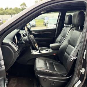 Grey Jeep Grand Cherokee 2014 in Radviliskis, with an engine capacity of 3.60 L and mileage of 215 thousand km for 14850 €, photo 23 on AUTOMOTO.COM.LV