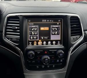 Grey Jeep Grand Cherokee 2014 in Radviliskis, with an engine capacity of 3.60 L and mileage of 215 thousand km for 14850 €, photo 26 on AUTOMOTO.COM.LV