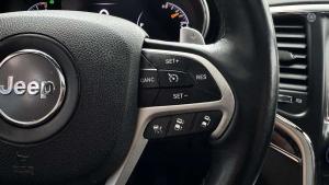 Grey Jeep Grand Cherokee 2014 in Radviliskis, with an engine capacity of 3.60 L and mileage of 215 thousand km for 14850 €, photo 28 on AUTOMOTO.COM.LV