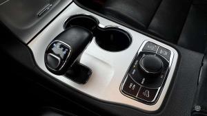 Grey Jeep Grand Cherokee 2014 in Radviliskis, with an engine capacity of 3.60 L and mileage of 215 thousand km for 14850 €, photo 31 on AUTOMOTO.COM.LV