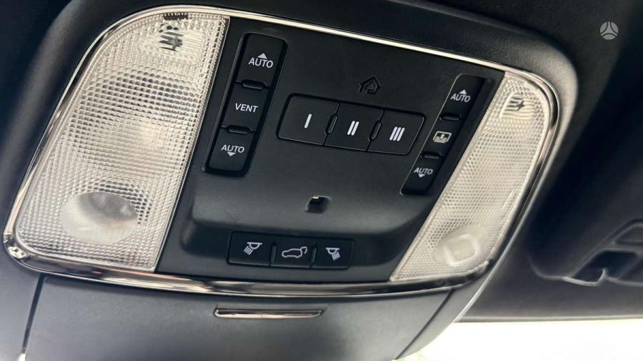 Grey Jeep Grand Cherokee 2014 in Radviliskis, with an engine capacity of 3.60 L and mileage of 215 thousand km for 14850 €, photo 33 on AUTOMOTO.COM.LV