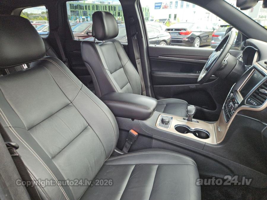 Pelēks Jeep Grand Cherokee 2014 Tartu, ar dzinēja tilpumu 3.00 L un nobraukumu 276 tūkst. km par 11290 €, foto 9 vietnē AUTOMOTO.COM.LV