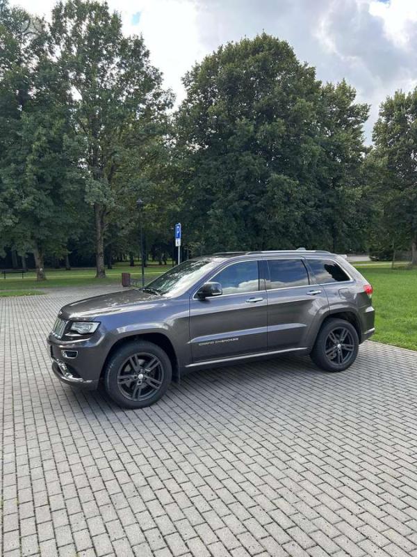 Pelēks Jeep Grand Cherokee 2014 Biržai, ar dzinēja tilpumu 3.00 L un nobraukumu 248 tūkst. km par 12500 €, foto 1 vietnē AUTOMOTO.COM.LV