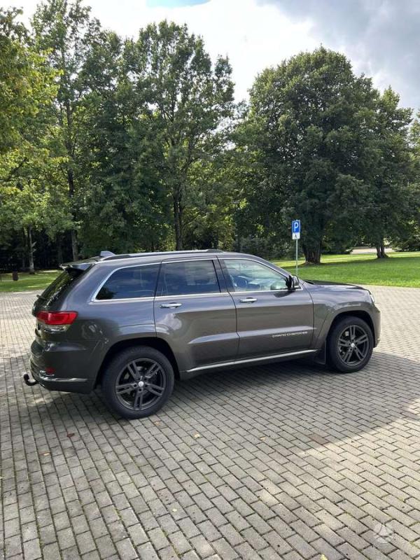 Pelēks Jeep Grand Cherokee 2014 Biržai, ar dzinēja tilpumu 3.00 L un nobraukumu 248 tūkst. km par 12500 €, foto 7 vietnē AUTOMOTO.COM.LV