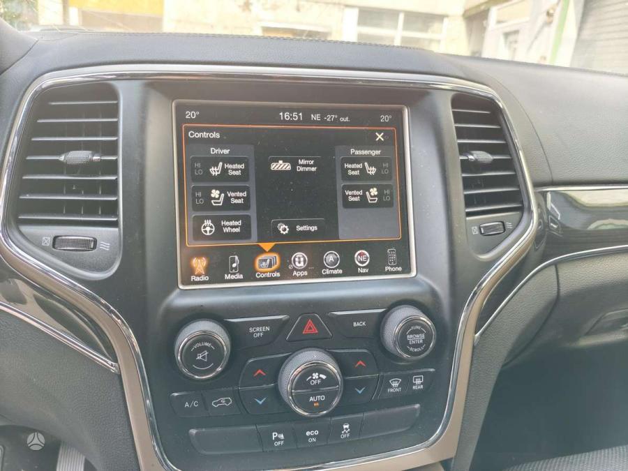 Grey Jeep Grand Cherokee 2014 in Kaunas, with an engine capacity of 5.65 L and mileage of 193 thousand km for 8900 €, photo 8 on AUTOMOTO.COM.LV