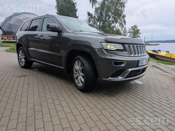 Grey Jeep Grand Cherokee 2014 in Ogre, with an engine capacity of 3.00 L and mileage of 347 thousand km for 13000 €, photo 3 on AUTOMOTO.COM.LV
