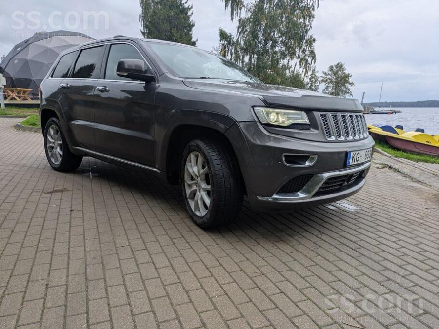 Pelēks Jeep Grand Cherokee 2014 Ogre, ar dzinēja tilpumu 3.00 L un nobraukumu 347 tūkst. km par 13000 €, foto 3 vietnē AUTOMOTO.COM.LV