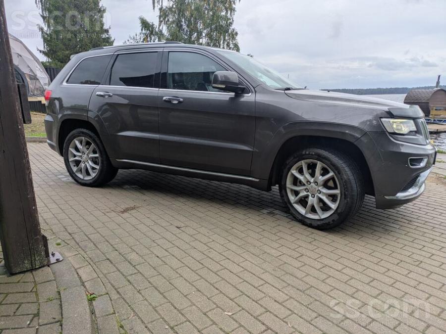 Pelēks Jeep Grand Cherokee 2014 Ogre, ar dzinēja tilpumu 3.00 L un nobraukumu 347 tūkst. km par 13000 €, foto 6 vietnē AUTOMOTO.COM.LV
