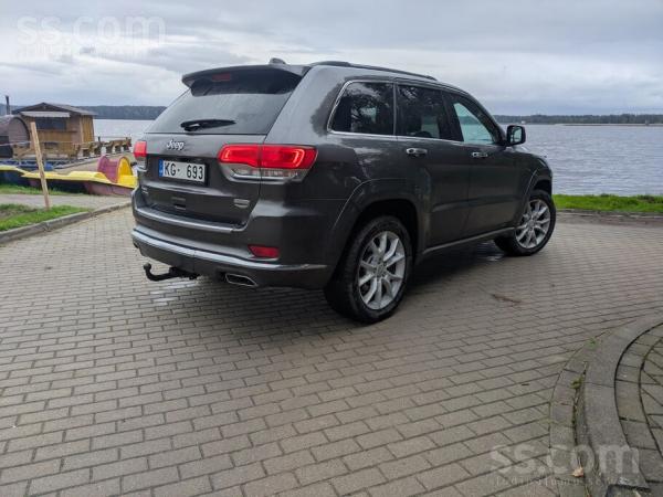 Grey Jeep Grand Cherokee 2014 in Ogre, with an engine capacity of 3.00 L and mileage of 347 thousand km for 13000 €, photo 7 on AUTOMOTO.COM.LV