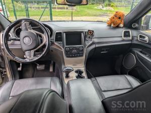 Pelēks Jeep Grand Cherokee 2014 Ogre, ar dzinēja tilpumu 3.00 L un nobraukumu 347 tūkst. km par 13000 €, foto 11 vietnē AUTOMOTO.COM.LV