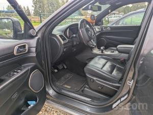 Pelēks Jeep Grand Cherokee 2014 Ogre, ar dzinēja tilpumu 3.00 L un nobraukumu 347 tūkst. km par 13000 €, foto 12 vietnē AUTOMOTO.COM.LV