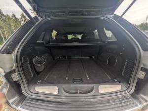 Pelēks Jeep Grand Cherokee 2014 Ogre, ar dzinēja tilpumu 3.00 L un nobraukumu 347 tūkst. km par 13000 €, foto 15 vietnē AUTOMOTO.COM.LV