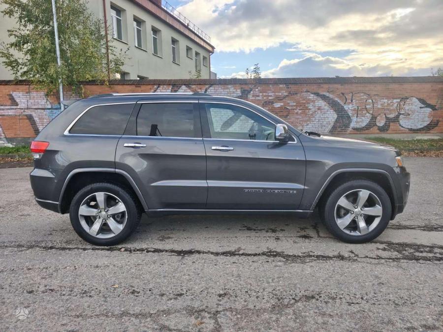 Pelēks Jeep Grand Cherokee 2014 Šauļi, ar dzinēja tilpumu 3.60 L un nobraukumu 208 tūkst. km par 11300 €, foto 7 vietnē AUTOMOTO.COM.LV