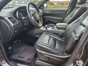 Pelēks Jeep Grand Cherokee 2014 Šauļi, ar dzinēja tilpumu 3.60 L un nobraukumu 208 tūkst. km par 11300 €, foto 12 vietnē AUTOMOTO.COM.LV