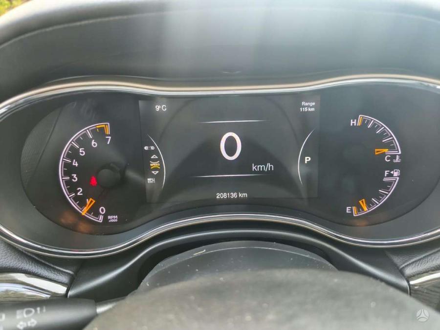 Pelēks Jeep Grand Cherokee 2014 Šauļi, ar dzinēja tilpumu 3.60 L un nobraukumu 208 tūkst. km par 11300 €, foto 18 vietnē AUTOMOTO.COM.LV