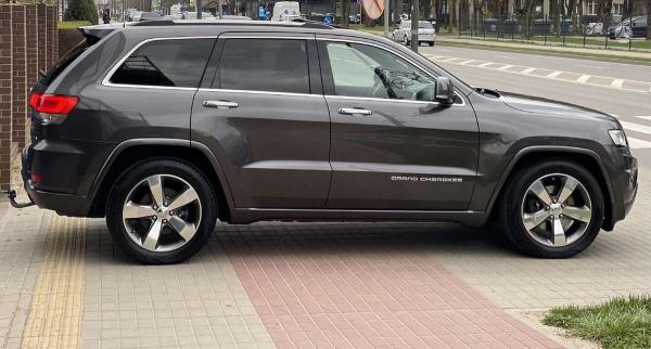 Pelēks Jeep Grand Cherokee 2015 Marijampole, ar dzinēja tilpumu 2.99 L un nobraukumu 91 tūkst. km par 17999 €, foto 10 vietnē AUTOMOTO.COM.LV