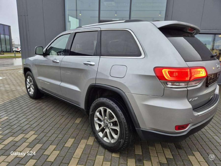 Pelēks Jeep Grand Cherokee 2015 Šauļi, ar dzinēja tilpumu 3.60 L un nobraukumu 230 tūkst. km par 13400 €, foto 7 vietnē AUTOMOTO.COM.LV