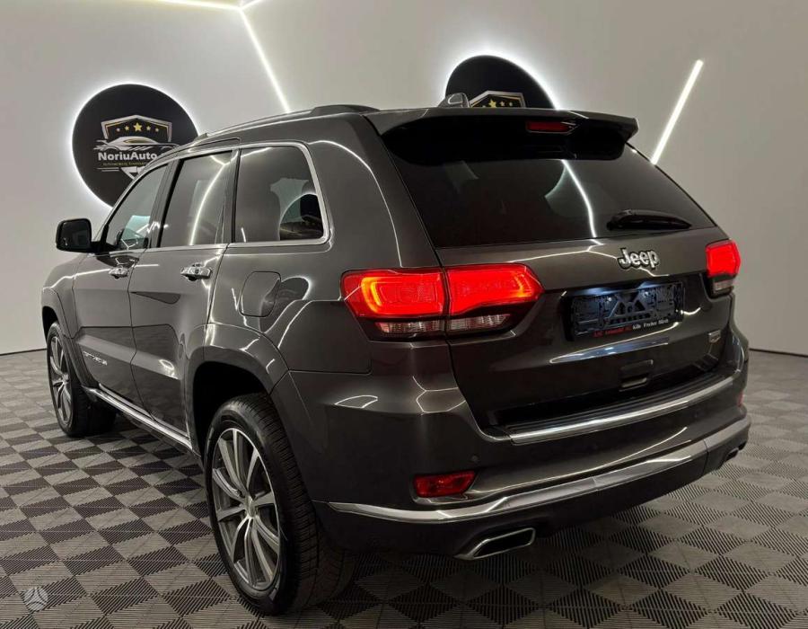 Grey Jeep Grand Cherokee 2015 in Marijampole, with an engine capacity of 2.99 L and mileage of 156 thousand km for 10999 €, photo 29 on AUTOMOTO.COM.LV
