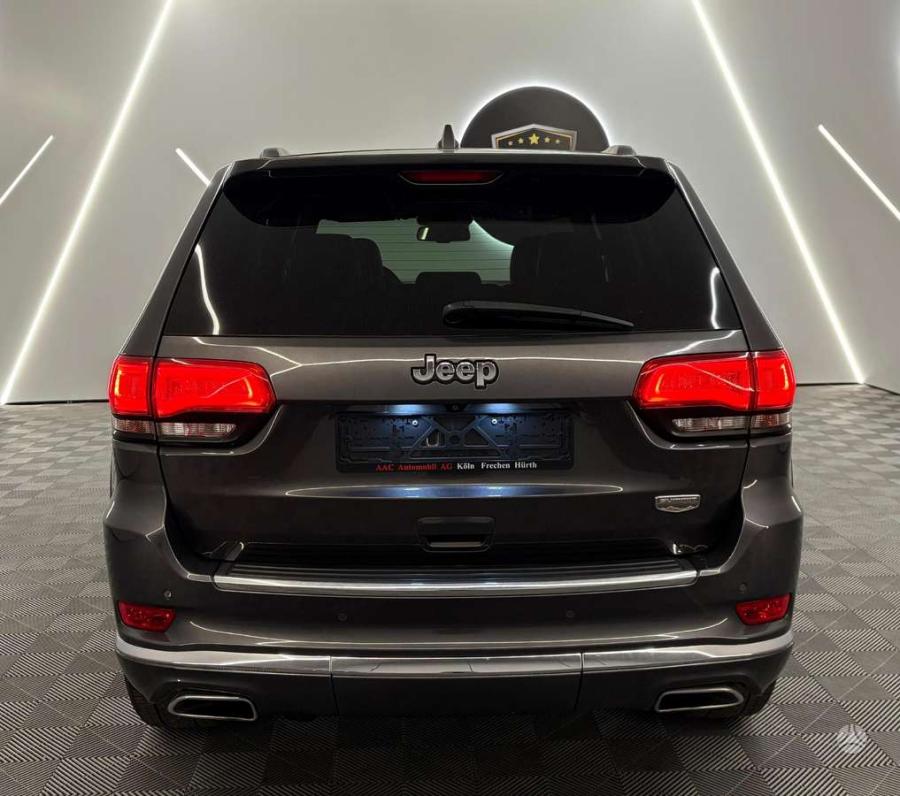 Grey Jeep Grand Cherokee 2015 in Marijampole, with an engine capacity of 2.99 L and mileage of 156 thousand km for 10999 €, photo 31 on AUTOMOTO.COM.LV