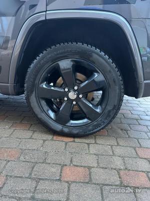 Pelēks Jeep Grand Cherokee 2015 Rīga, ar dzinēja tilpumu 3.00 L un nobraukumu 120 tūkst. km par 15550 €, foto 9 vietnē AUTOMOTO.COM.LV
