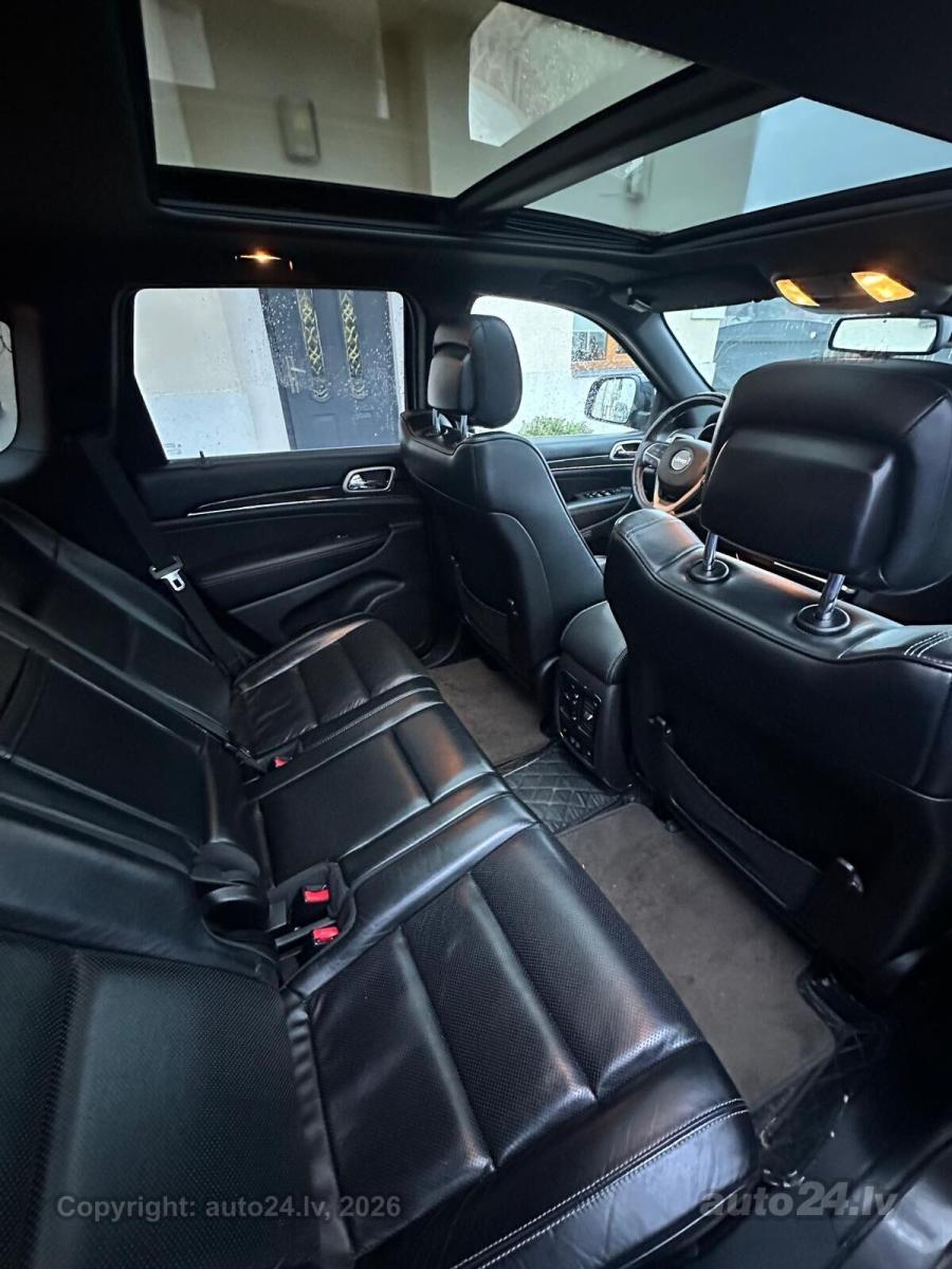 Pelēks Jeep Grand Cherokee 2015 Rīga, ar dzinēja tilpumu 3.00 L un nobraukumu 120 tūkst. km par 15550 €, foto 11 vietnē AUTOMOTO.COM.LV