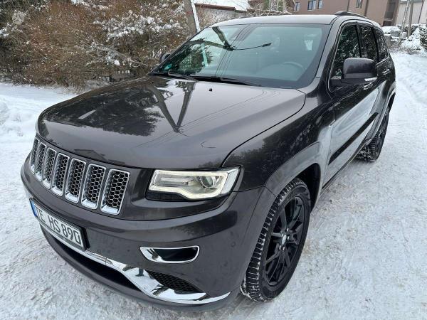 Grey Jeep Grand Cherokee 2015 in Vilnius, with an engine capacity of 2.99 L and mileage of 180 thousand km for 13900 €, photo 1 on AUTOMOTO.COM.LV