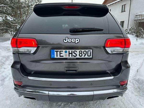 Grey Jeep Grand Cherokee 2015 in Vilnius, with an engine capacity of 2.99 L and mileage of 180 thousand km for 13900 €, photo 6 on AUTOMOTO.COM.LV