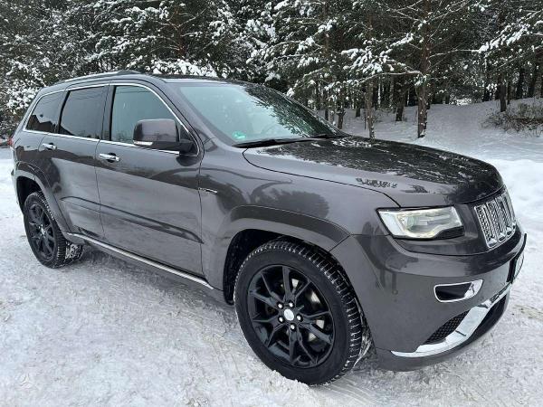 Grey Jeep Grand Cherokee 2015 in Vilnius, with an engine capacity of 2.99 L and mileage of 180 thousand km for 13900 €, photo 10 on AUTOMOTO.COM.LV