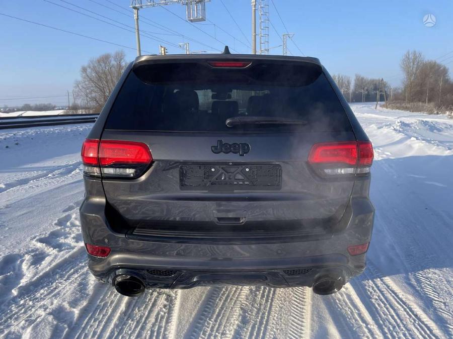 Grey Jeep Grand Cherokee 2015 in Siauliai, with an engine capacity of 3.60 L and mileage of 167 thousand km for 15800 €, photo 9 on AUTOMOTO.COM.LV