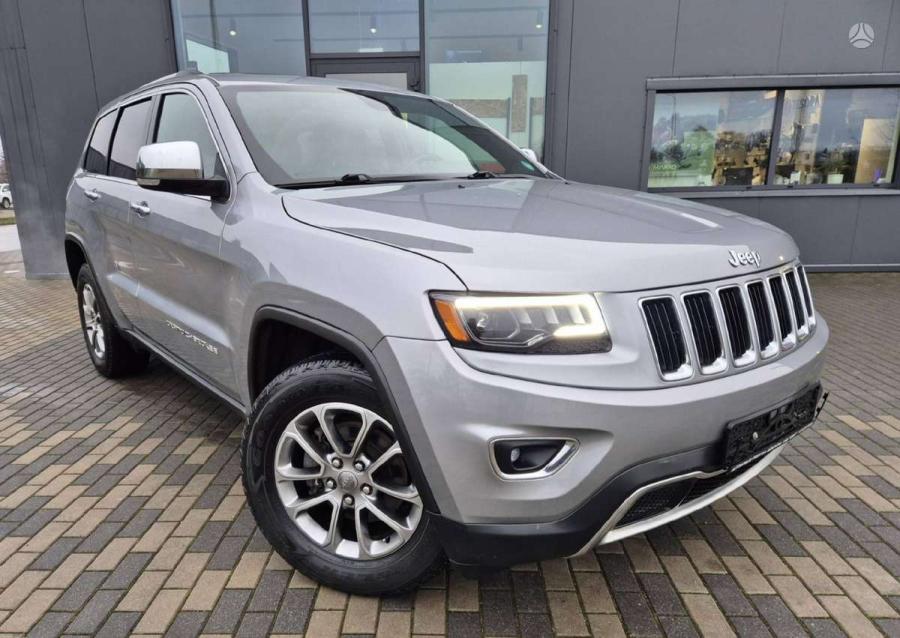 Grey Jeep Grand Cherokee 2015 in Siauliai, with an engine capacity of 3.60 L and mileage of 230 thousand km for 12600 €, photo 2 on AUTOMOTO.COM.LV