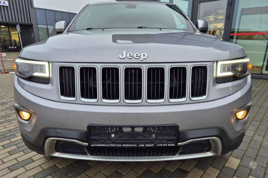 Grey Jeep Grand Cherokee 2015 in Siauliai, with an engine capacity of 3.60 L and mileage of 230 thousand km for 12600 €, photo 3 on AUTOMOTO.COM.LV