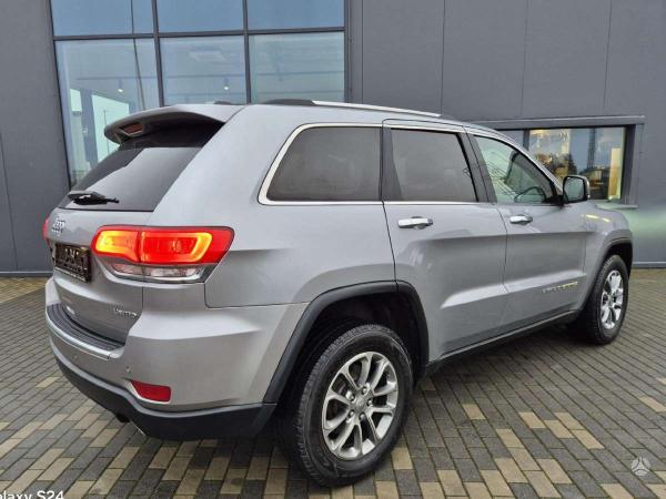 Pelēks Jeep Grand Cherokee 2015 Šauļi, ar dzinēja tilpumu 3.60 L un nobraukumu 230 tūkst. km par 12600 €, foto 6 vietnē AUTOMOTO.COM.LV