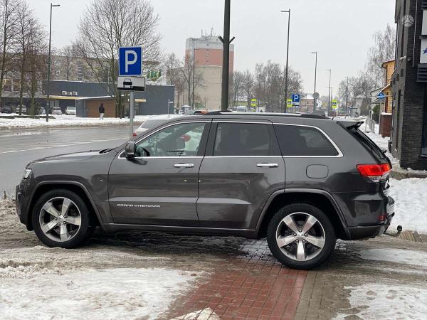 Grey Jeep Grand Cherokee 2015 in Marijampole, with an engine capacity of 2.99 L and mileage of 92 thousand km for 17650 €, photo 5 on AUTOMOTO.COM.LV