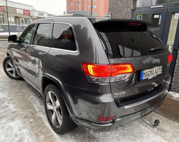 Grey Jeep Grand Cherokee 2015 in Marijampole, with an engine capacity of 2.99 L and mileage of 92 thousand km for 17650 €, photo 10 on AUTOMOTO.COM.LV