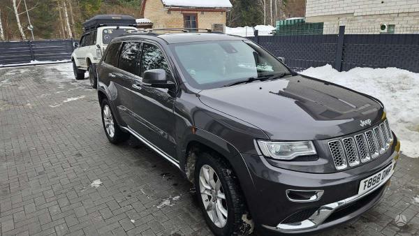 Grey Jeep Grand Cherokee 2015 in Palanga, with an engine capacity of 2.99 L and mileage of 207 thousand km for 9800 €, photo 1 on AUTOMOTO.COM.LV