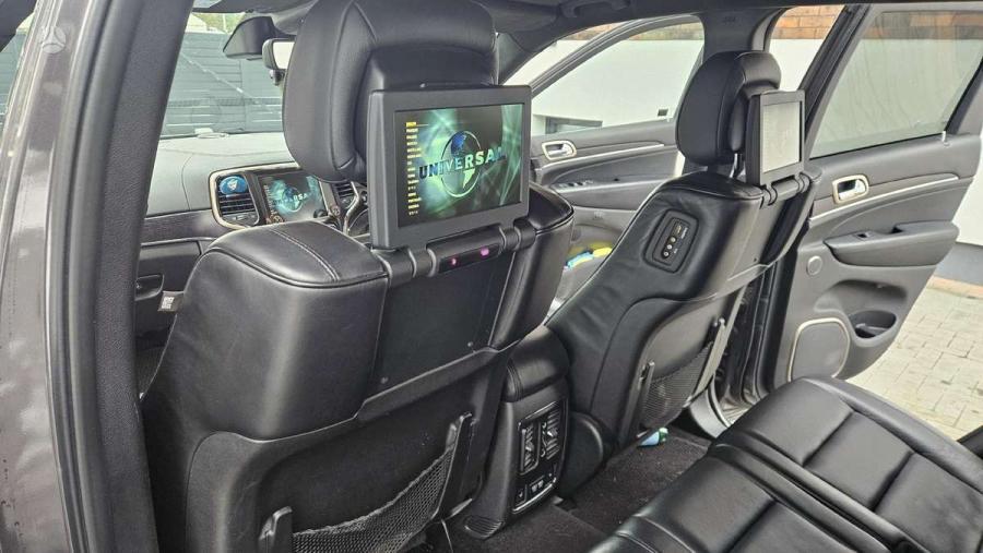 Pelēks Jeep Grand Cherokee 2015 Palanga, ar dzinēja tilpumu 2.99 L un nobraukumu 207 tūkst. km par 9800 €, foto 16 vietnē AUTOMOTO.COM.LV