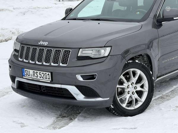 Grey Jeep Grand Cherokee 2015 in Jonava, with an engine capacity of 2.99 L and mileage of 240 thousand km for 11700 €, photo 3 on AUTOMOTO.COM.LV