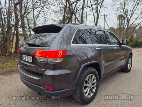 Grey Jeep Grand Cherokee 2015 in Tallinn, with an engine capacity of 3.00 L and mileage of 330 thousand km for 9500 €, photo 4 on AUTOMOTO.COM.LV