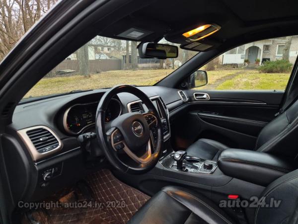 Grey Jeep Grand Cherokee 2015 in Tallinn, with an engine capacity of 3.00 L and mileage of 330 thousand km for 9500 €, photo 7 on AUTOMOTO.COM.LV