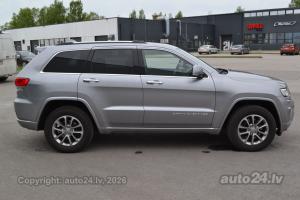 Pelēks Jeep Grand Cherokee 2015 Pērnava, ar dzinēja tilpumu 3.00 L un nobraukumu 211 tūkst. km par 14900 €, foto 5 vietnē AUTOMOTO.COM.LV