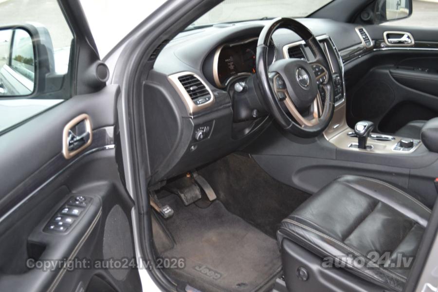 Pelēks Jeep Grand Cherokee 2015 Pērnava, ar dzinēja tilpumu 3.00 L un nobraukumu 211 tūkst. km par 14900 €, foto 7 vietnē AUTOMOTO.COM.LV