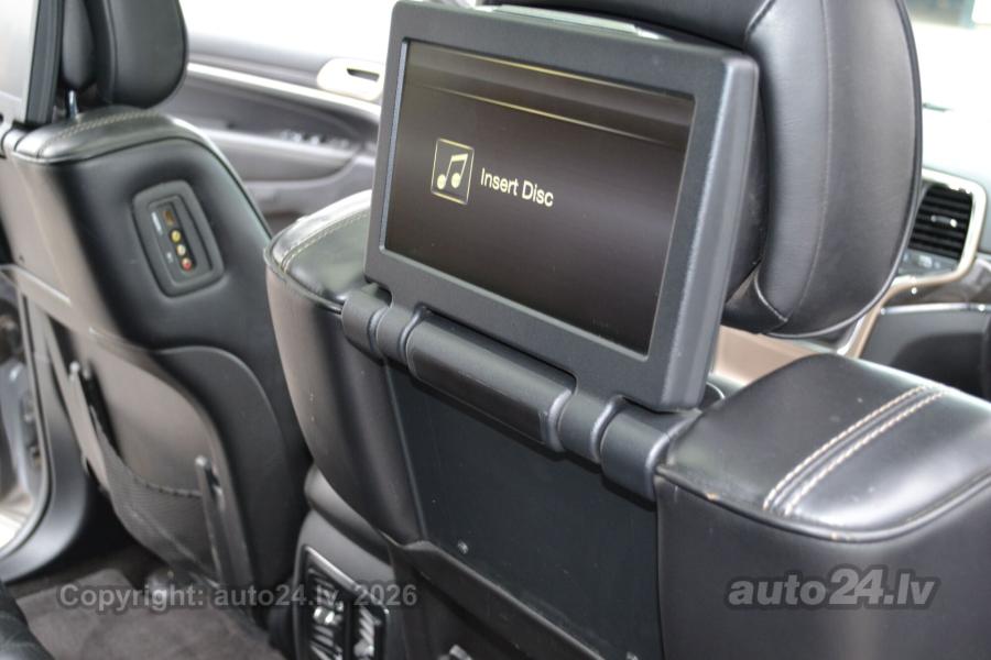 Pelēks Jeep Grand Cherokee 2015 Pērnava, ar dzinēja tilpumu 3.00 L un nobraukumu 211 tūkst. km par 14900 €, foto 10 vietnē AUTOMOTO.COM.LV