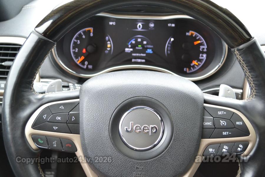 Pelēks Jeep Grand Cherokee 2015 Pērnava, ar dzinēja tilpumu 3.00 L un nobraukumu 211 tūkst. km par 14900 €, foto 13 vietnē AUTOMOTO.COM.LV